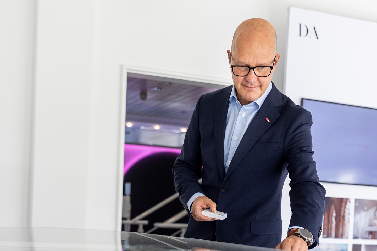 Velux' topchef ved, at familien betaler prisen for den internationale ...